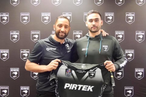 Briton Signs!! – Another Day